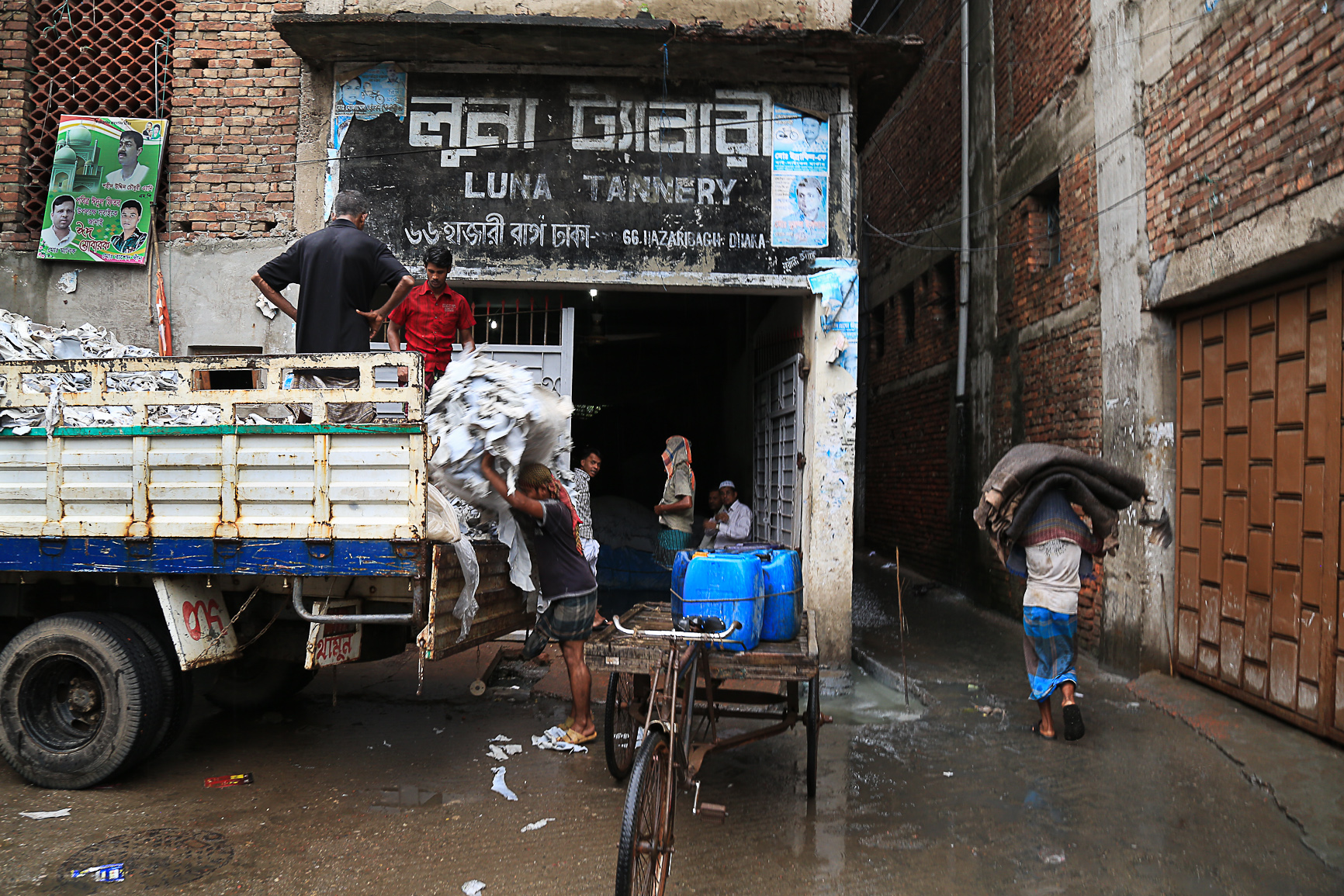 Inside Bangladesh's Toxic Tanneries | Rainforest Journalism Fund