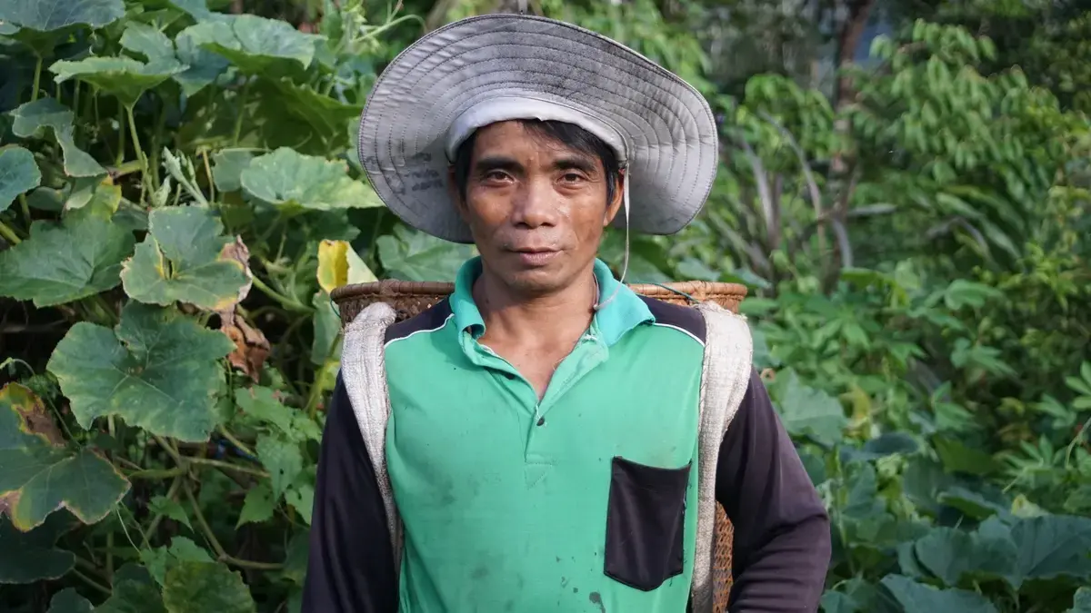 Samon: I Climb Trees, I Get Honey (bahasa Indonesia) | Pulitzer Center